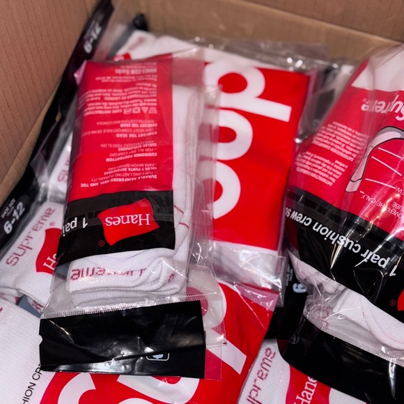 Supreme | Underwear & Socks | Brand New Supreme X Hanes Socks 4 Pack ...